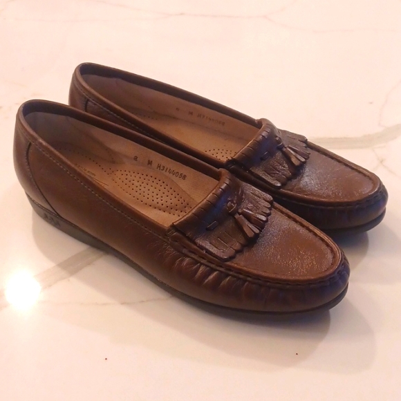 SAS | Shoes | Sas Softie Womens Walnut Leather Tassel Loafers Tripad ...